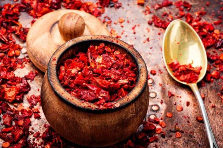 Red Pepper Flakes Vs Cayenne (Key Differences)