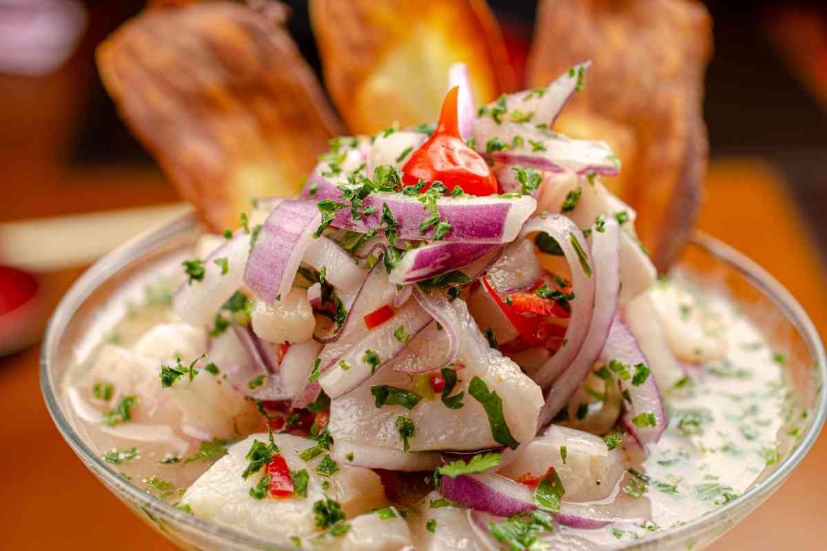 What to Serve with Ceviche (7 Tasty Side Dishes)
