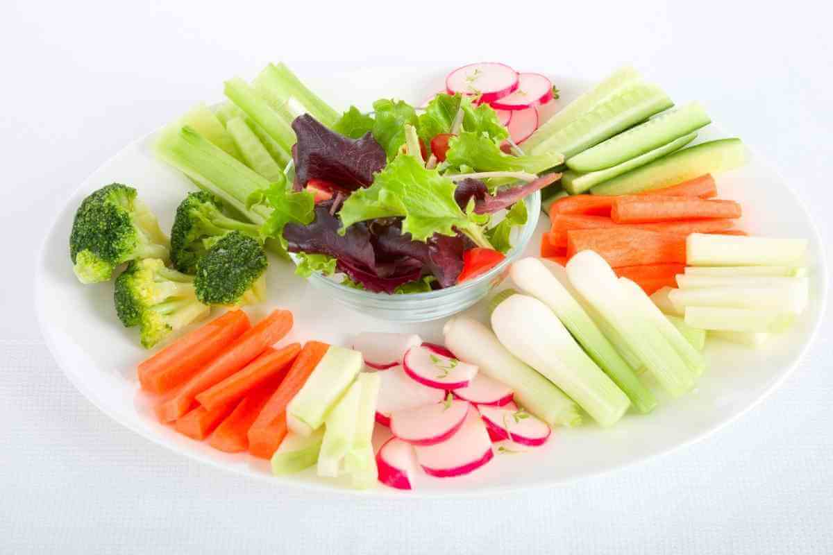 What To Eat With Queso (6 Suitable Pairings)